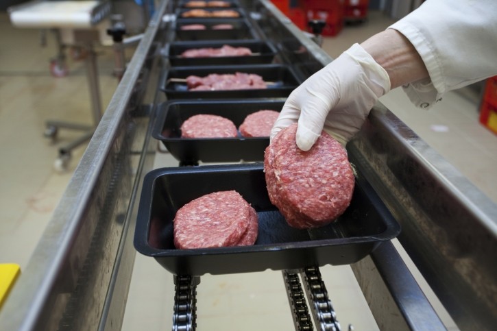 UK-meat-processors-face-spiralling-costs-due-to-labour-crisis - Du lịch ...