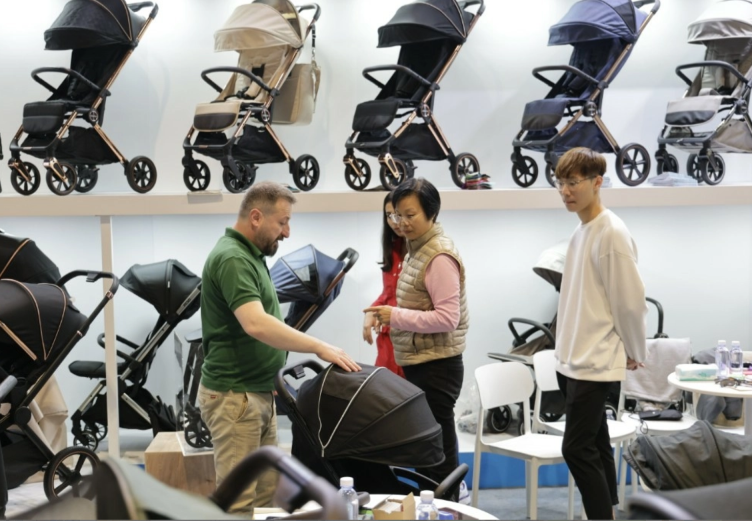 Hoi cho do choi Hongkong13 - Du lịch Homey Tourist